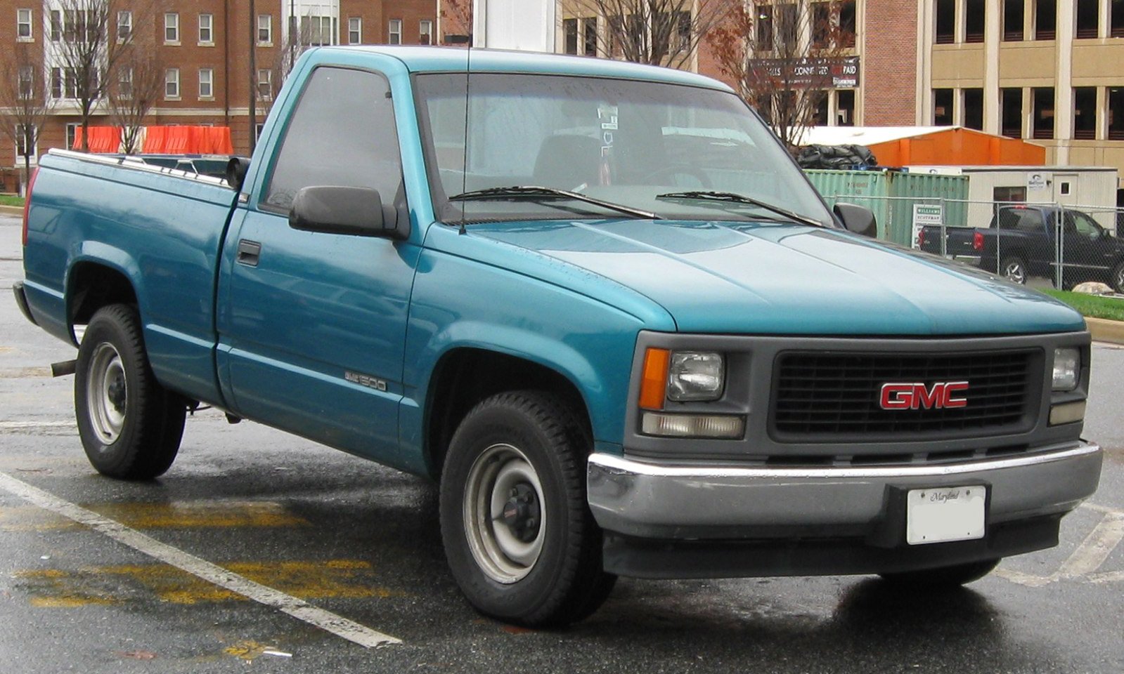 GMC Sierra 1500 I (GMT400) Regular cab SWB Wideside 4.3 V6 (160 Hp) 4WD